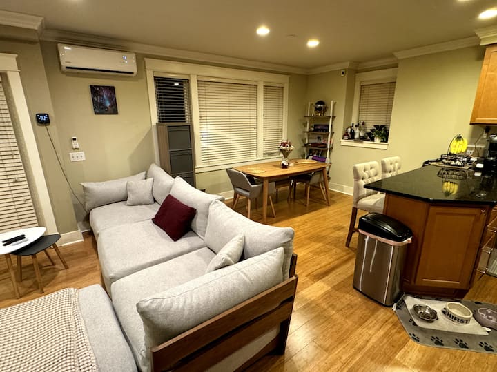 Bright Town Home In Central District - Seattle, WA