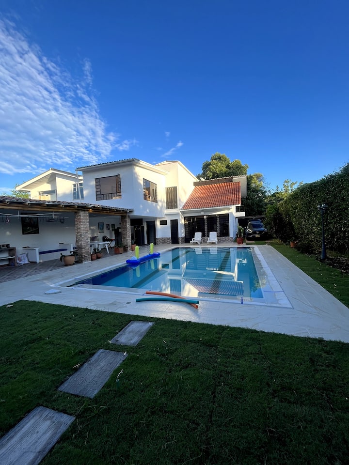Casa Con Piscina En Ricaurte - Ricaurte