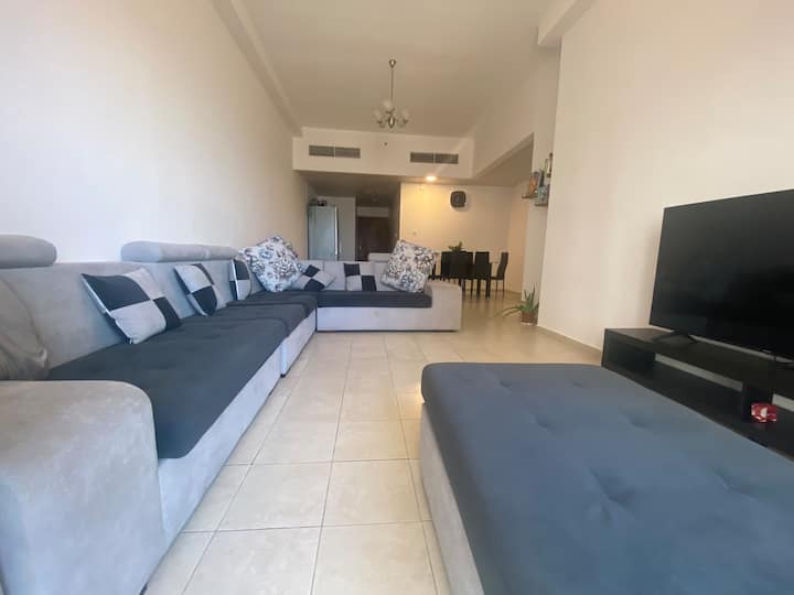 Spacious Apartment With City Views Near E311 - Ajman