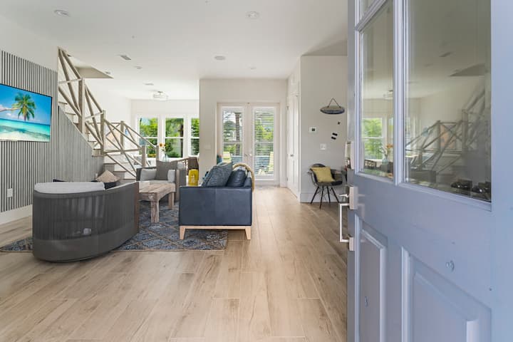 Luxury Living At The Blue Pearl - Atlantic Beach, FL