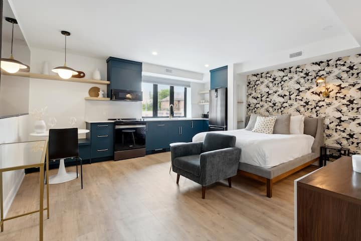 Trendy Studio Apartment In Downtown Collingwood - Collingwood