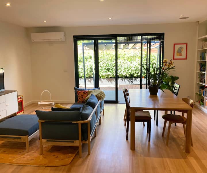 Beachside Getaway In Elwood Village - St Kilda