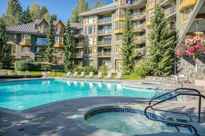Cozy 1br At Cascade Lodge With Kitchen & Hot Tub - Whistler