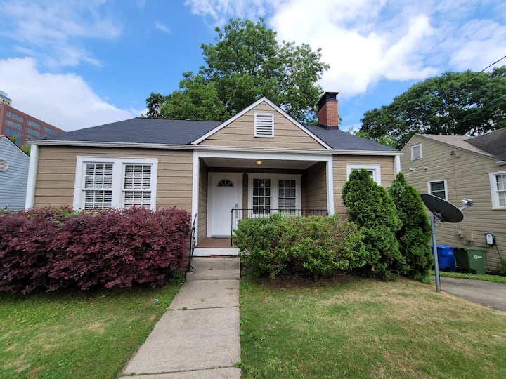 Exquisite 4-bedroom Home — Sleeps 11 - Brookhaven, GA