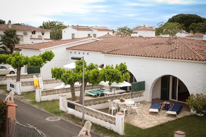 Romaní - Casa Con Patio En Zona Centrica Y Calma - Sant Pere Pescador