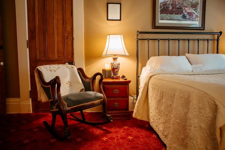 Mauldin Room (Room 4) - Vicksburg, MS