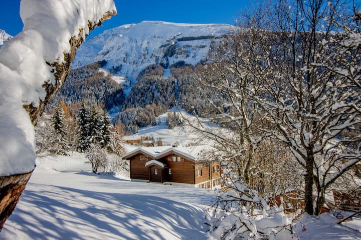Nordic Retreat: Majestic Views, Free Parking - Leukerbad