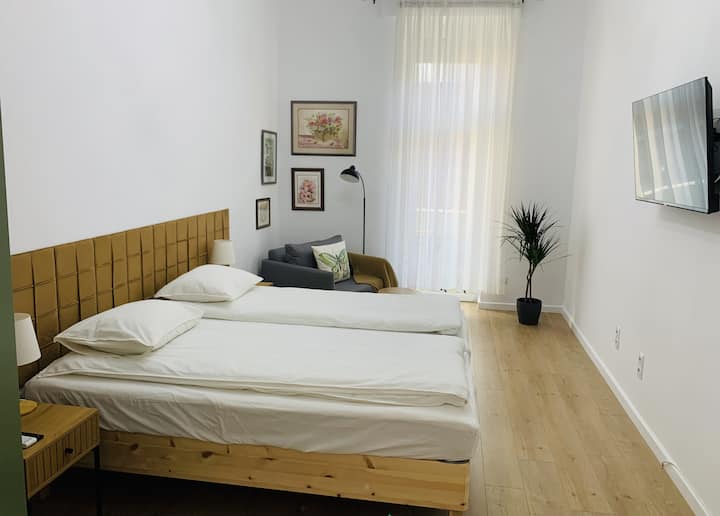 Margaret Boulevard Apartment - With Balcony - Budapest