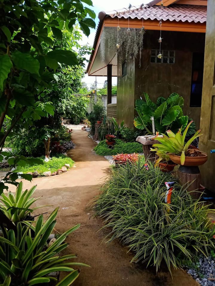 Tonpho Homestay - Mae Tha
