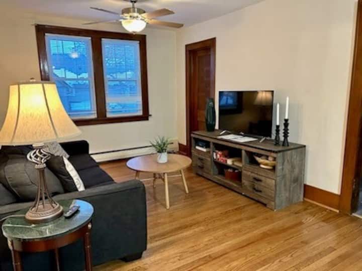 Dt Libertyville Apt Near Naval Base W/ 50" Tv! - Skull Island, Gurnee