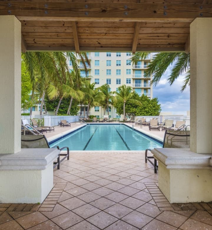 Casa Costa Luxury Resort-beach - Boynton Beach, FL
