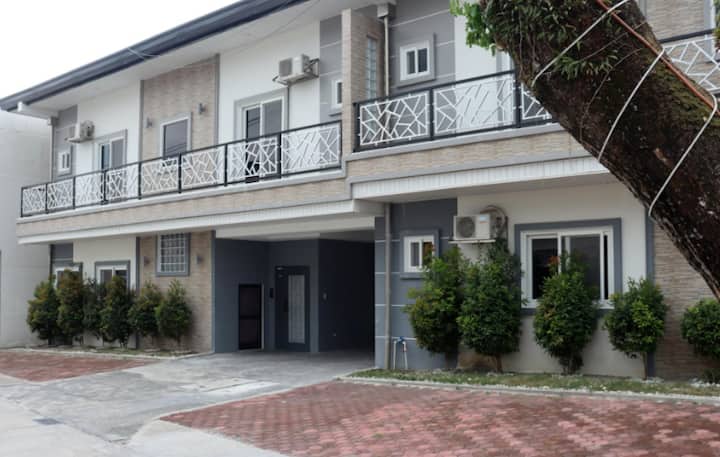 Clark Cozy Supia Pool Villa - Angeles