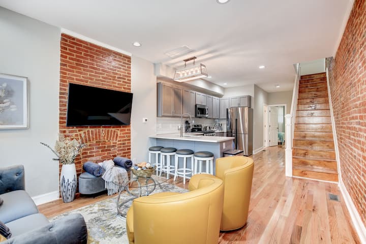 Newly Renovated W/parking - Baltimore, MD
