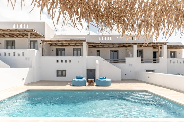 White Cocoon | Three Bedroom Villa Sea View & Pool - Naxos, Griechenland