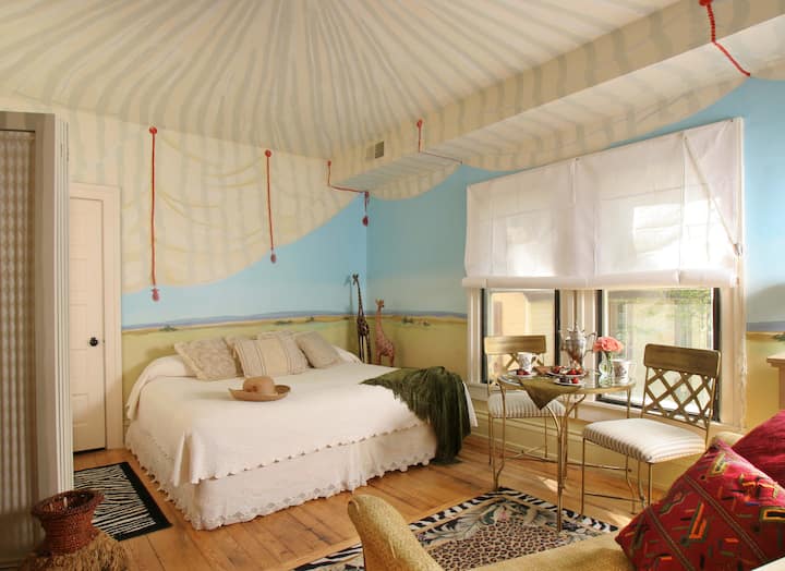 The Spencer Hotel Suite 203 Isak Dineson - Chautauqua Lake, NY