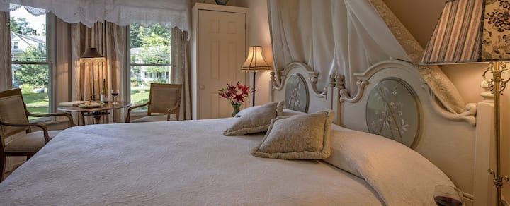 The Spencer Hotel Mini Suite-204 Clarebootheluce - Chautauqua, NY