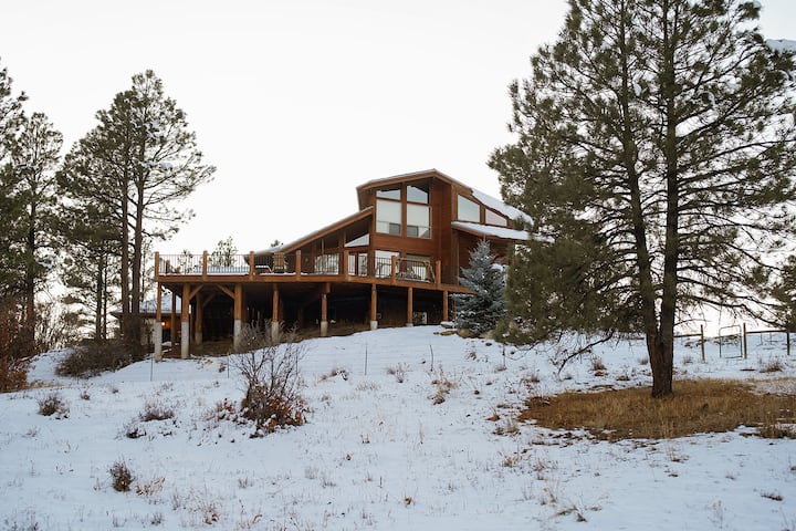 High Mountain Hideaway Lodge - Pagosa Springs, CO