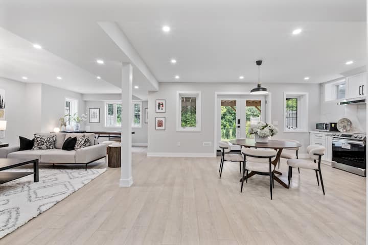 Modern & Cozy Walkout Basement With Scenic Views - Oakville
