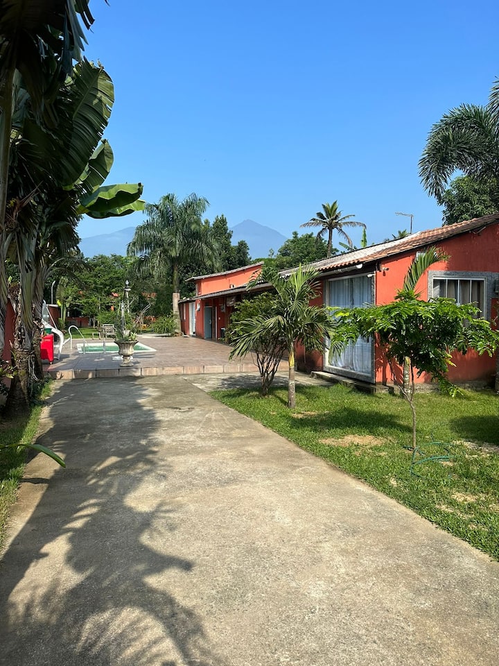 Chácara De Alto Padrão Dentro Da Natureza. - Nova Iguaçu