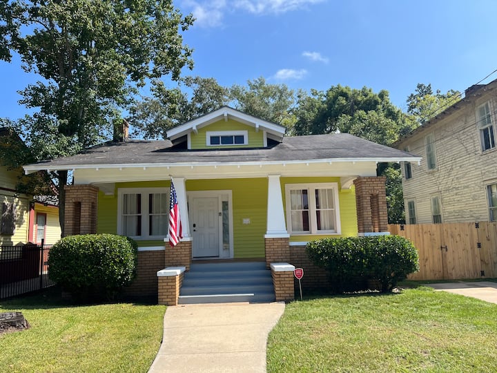 The Bungalow On Broad - Mobile, AL