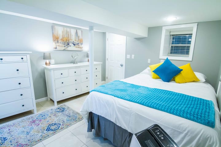 Cozy 2br With 2ba Near Trains - Jackson Heights - Queens NY