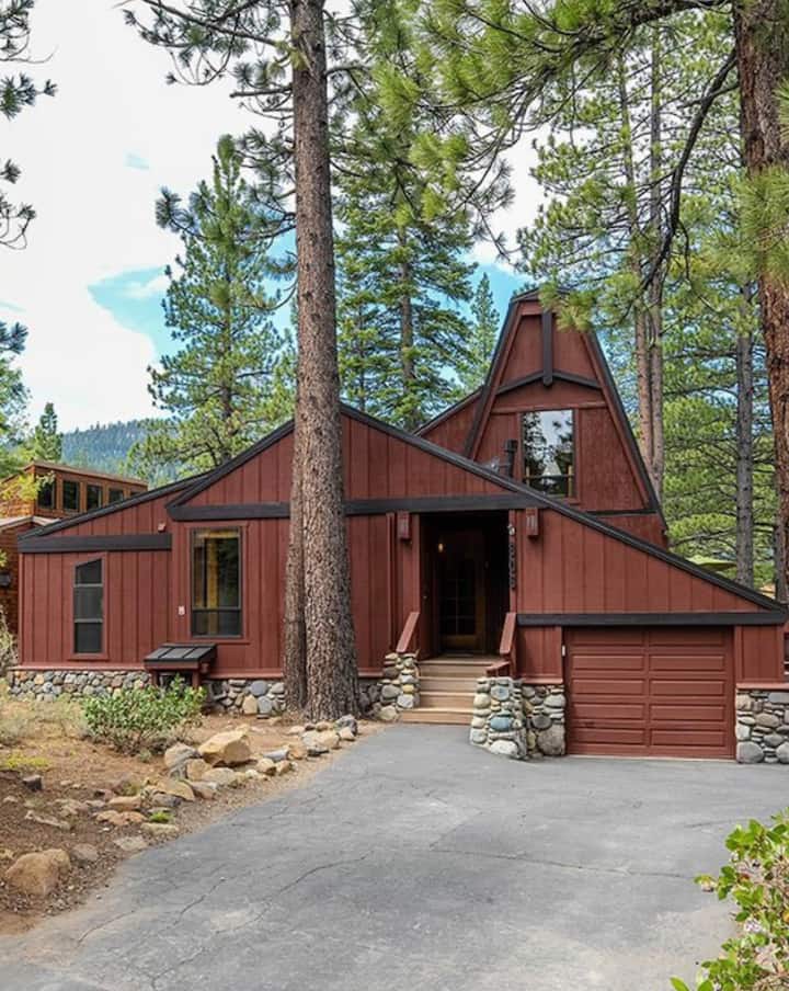 Luxury Northstar Cabin: Hot Tub • Ski • Pool • Ev - Lake Tahoe