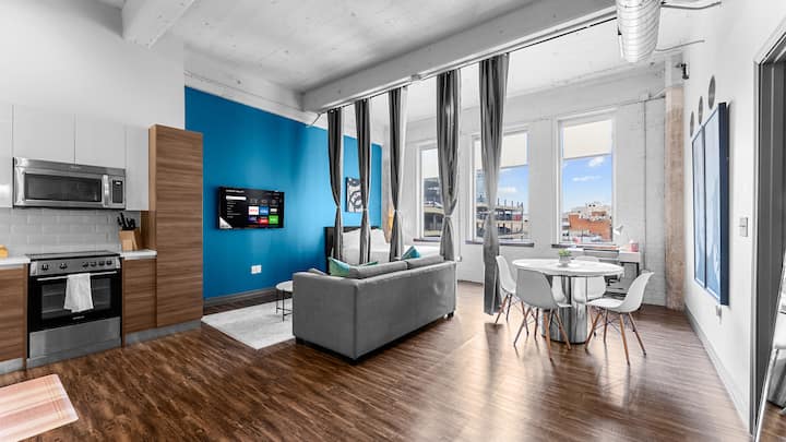 Downtown Dallas 3br Loft |Free Breakfast + Parking - Dallas, TX