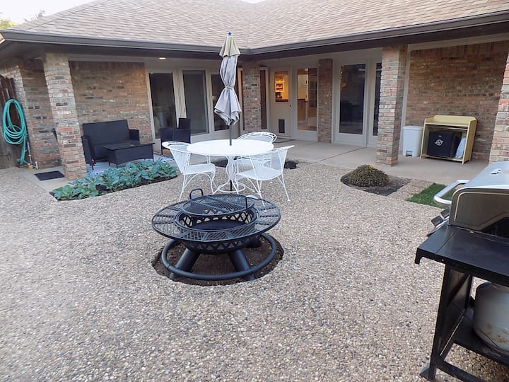 Why Not The Sunny Veranda House? - Midland, TX
