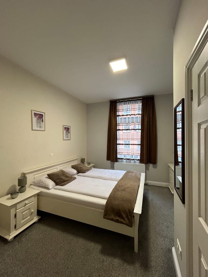 Level 1 Room 13 - Essen