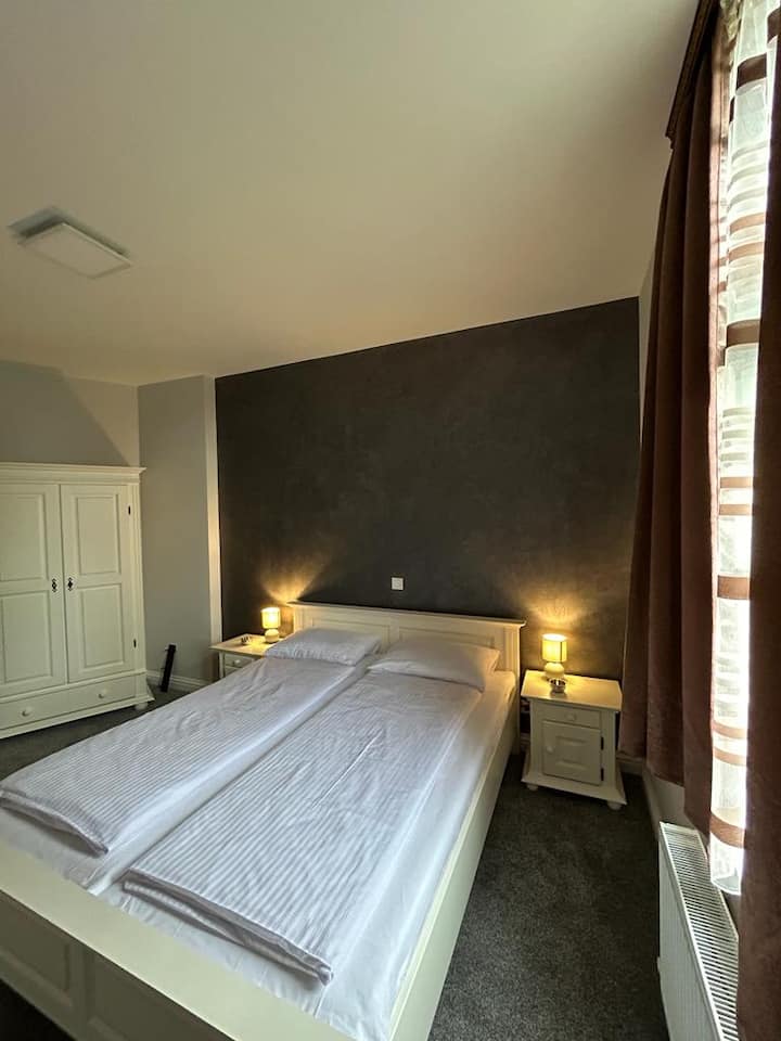 Level 2 Room 25 - Essen