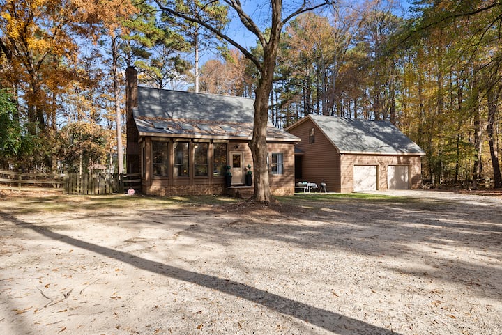 Modern Cabin Oasis - 2 Acre Property ! - Apex, NC