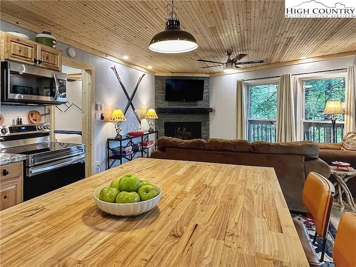 Chantilly Ice Lace Cabin - Beech Mountain, NC