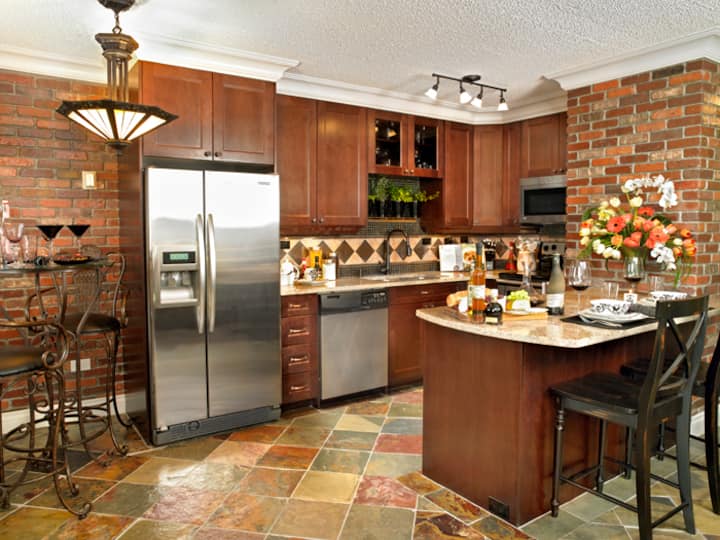 Luxury Oasis With View, Gym & Ug Parking - Edmonton