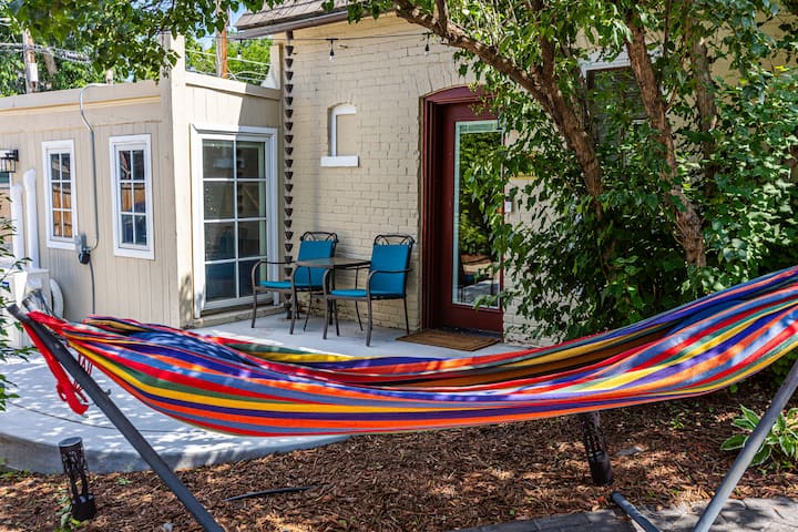 Modern 1b/1b Coach House! Great Location! Hot Tub! - West Highland - Denver