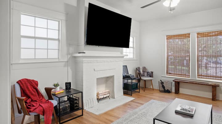 Craftsman Steps From Bishop Arts - Dallas, TX