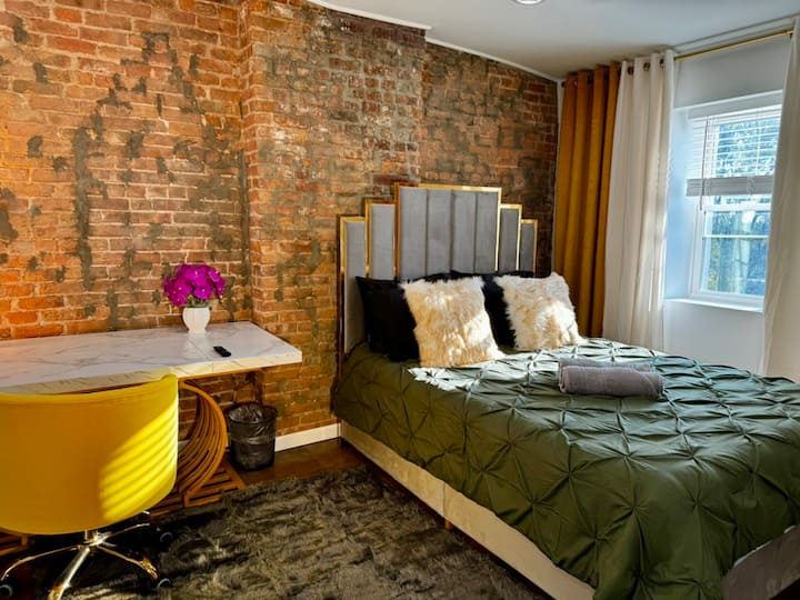 Hotel-style– No Host, Professionally Managed Id291 - Jersey City, NJ