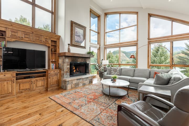 Unparalleled Villa, Infinity Hot Tub & Epic Views - Avon, CO