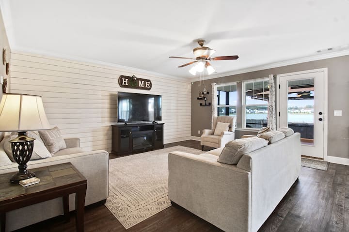 Lakeview Oasis Near Downtown - Savannah, GA