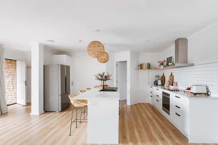 Coastal Elegance - Papamoa