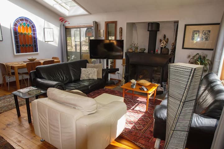 Unique, Bright And Airy Two Bedroom - Carrboro, NC