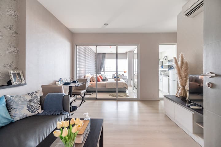 Downtown Haven: Chic1br Cityview - Thailand