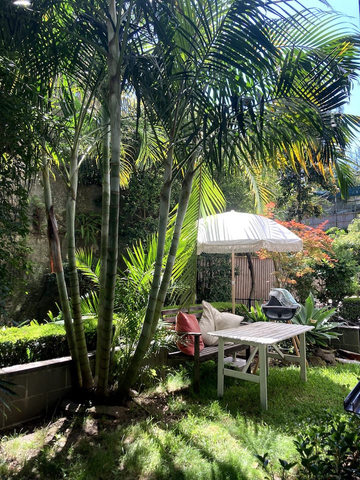 Spacious + Stylish Garden Apartment - Manly