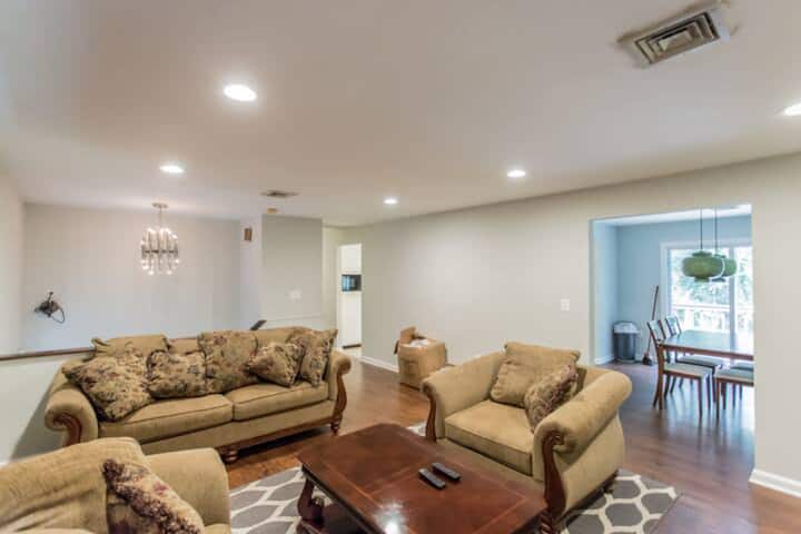 Leesburg 4br Duplex House - Leesburg, VA