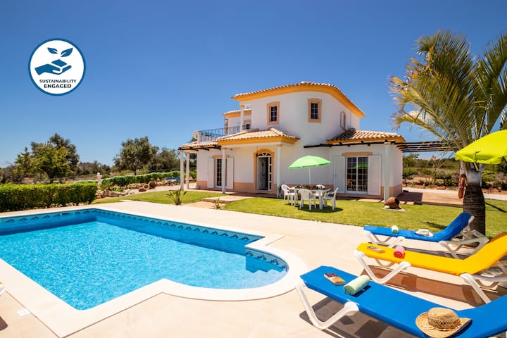Elegant Villa With Bbq And Heatble Pool - Armação de Pêra