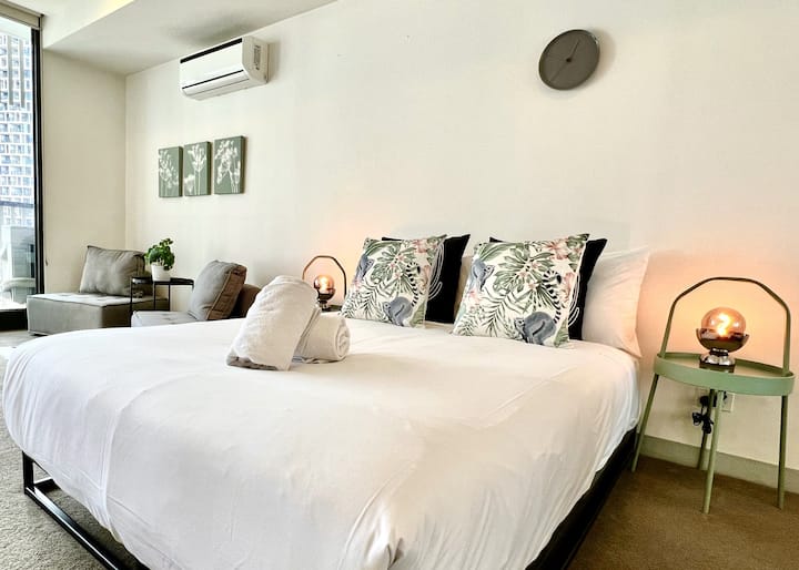 Studio, Carlton, Queen Victoria Market, Uni Melb - Carlton