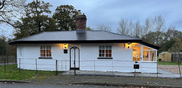 18th Century Lodge At Brattleby, Lincoln - Lincolnshire