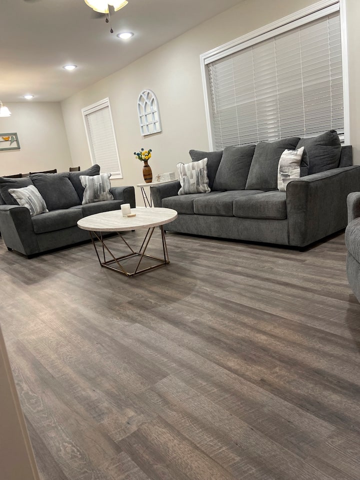 King|smart Tv's|deck|near Msu - Starkville, MS