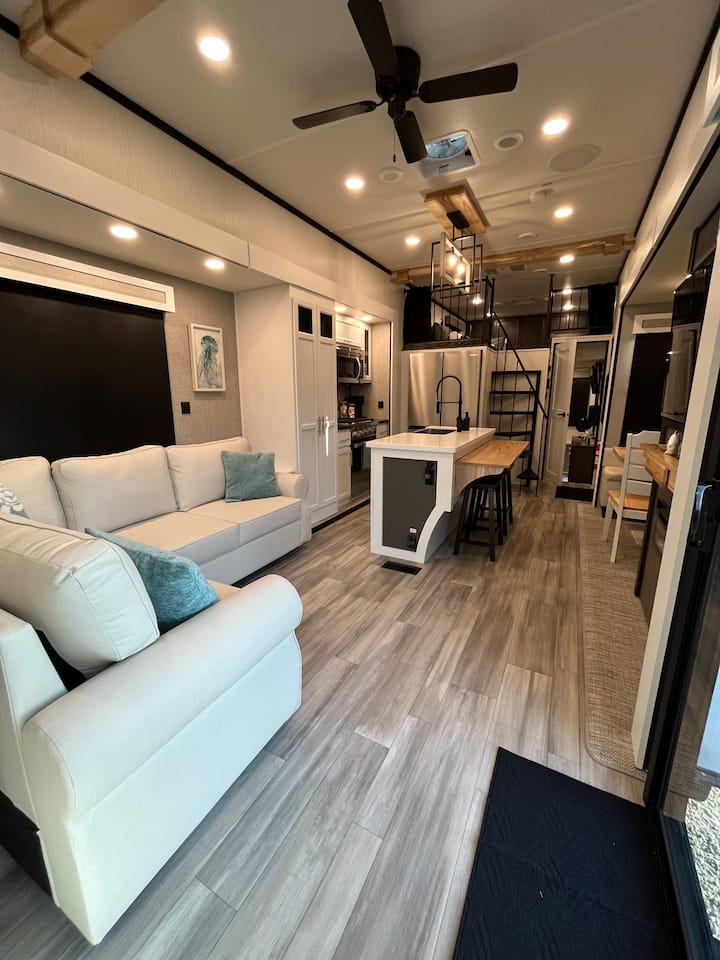 New! Rv Getaway + Shared Pool - Florida