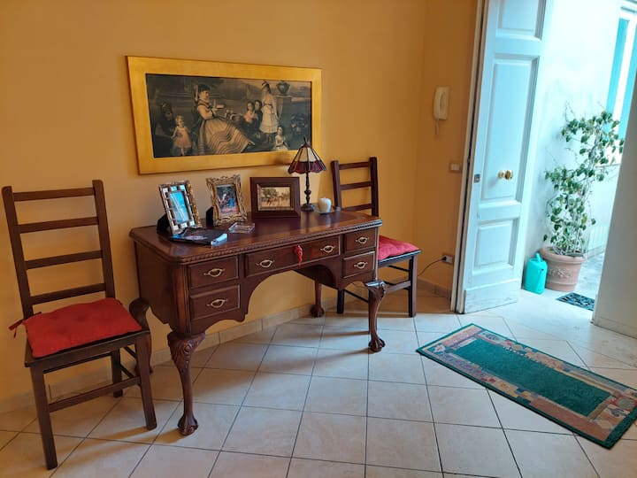 Casa Di Corte In Centro Storico - Locazioni Brevi - Caserta