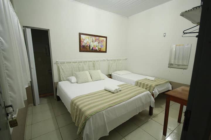 Pousada Centro - Quarto 104 - Carolina, Brazil